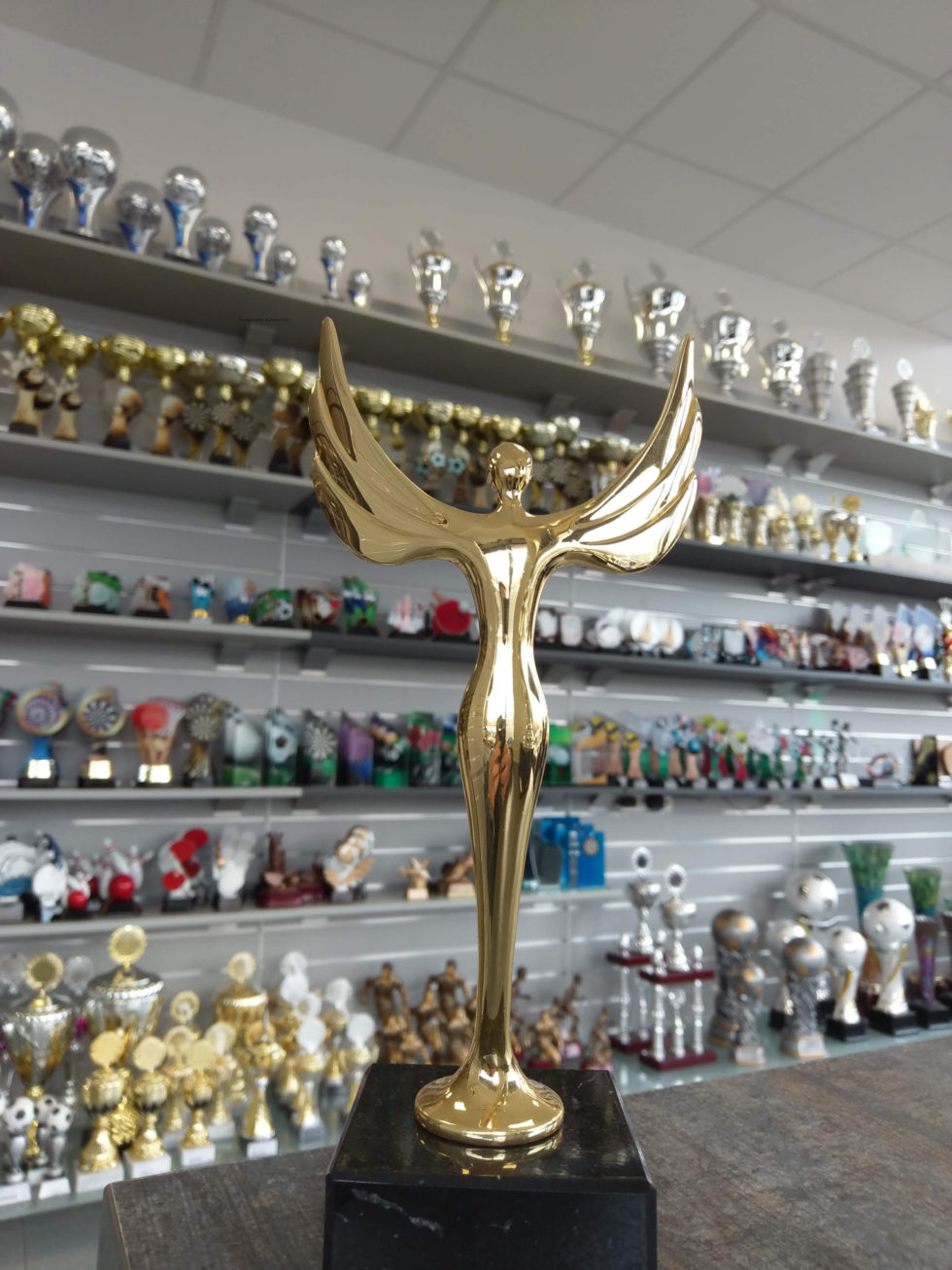 Designpokale - hochwertig & besonders | Pokale & Gravuren Rostock